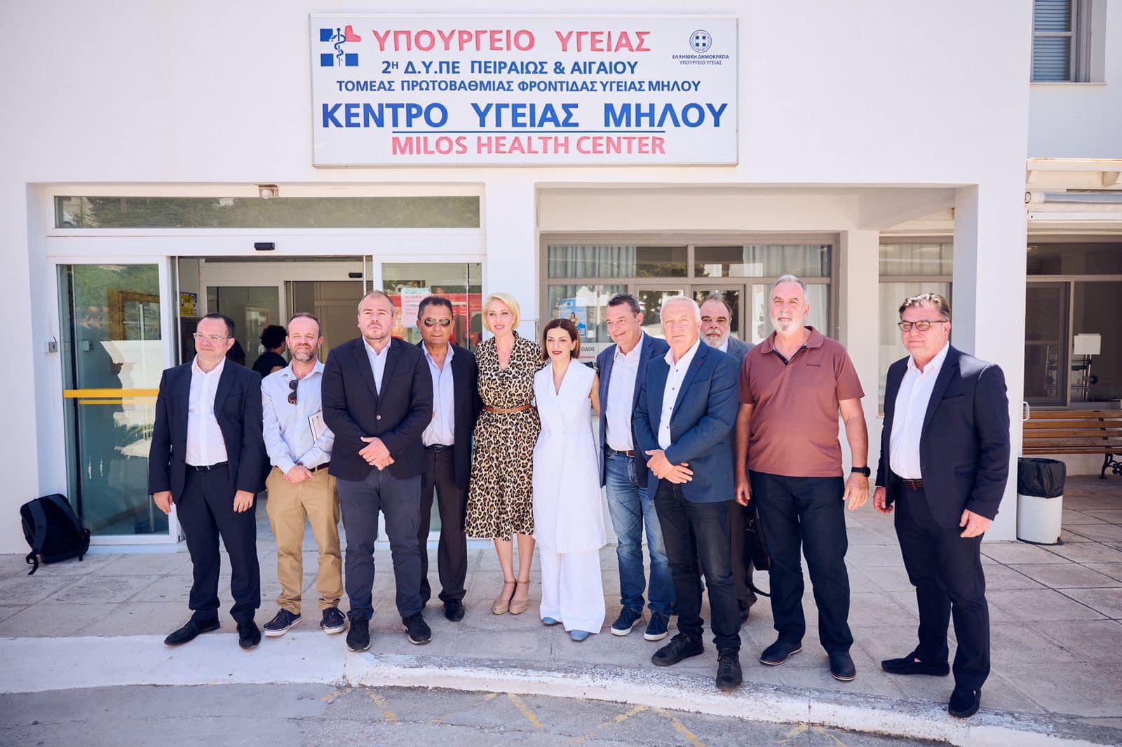 Στη Μήλο και τη Σίφνο με την Αν. Υπουργό Υγείας, ο Φίλιππος Φόρτωμας ...